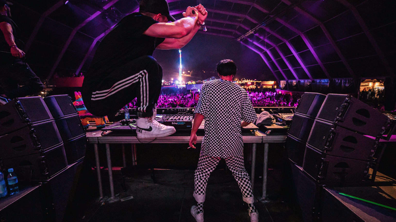 What Are the Rules of a House Rave? - Play House