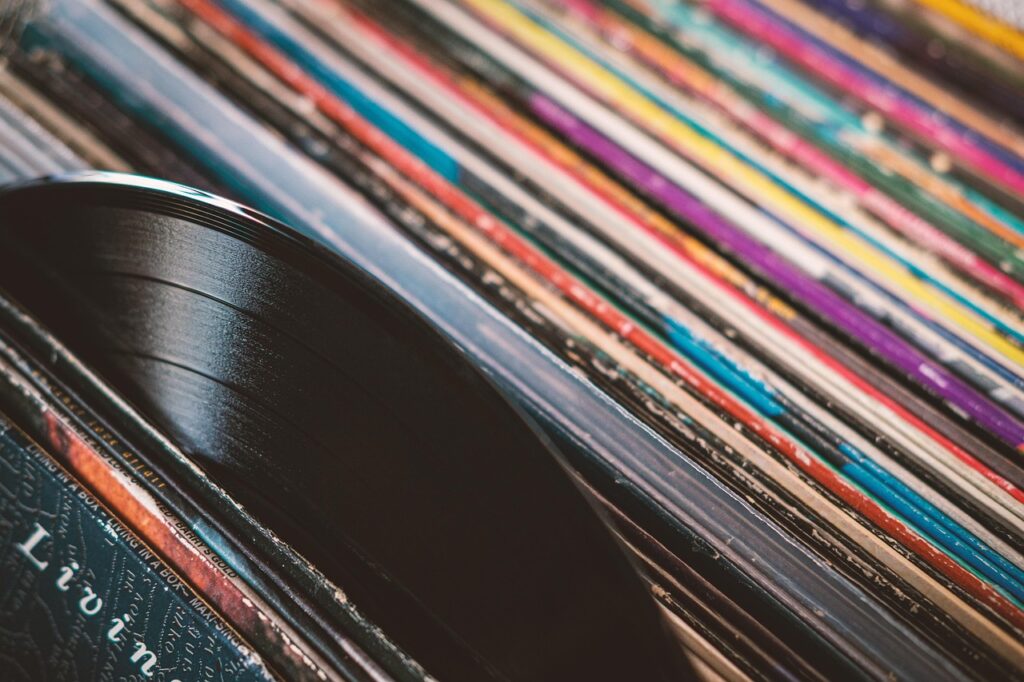 Cleaning Vintage Vinyl: 7 Proven Methods I Use in 2026 - Play House